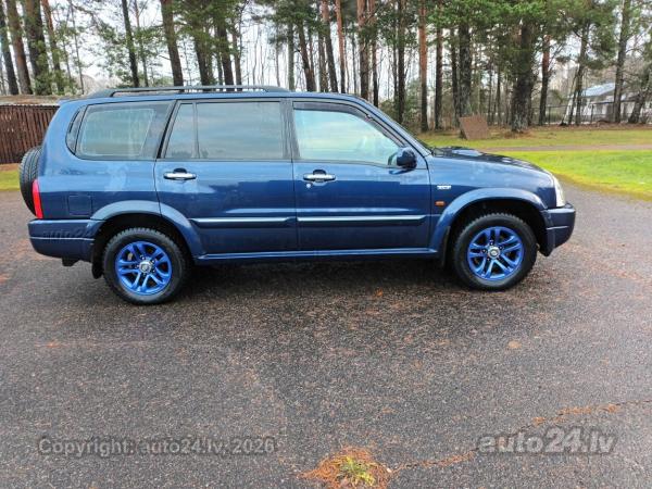 Blue Suzuki grand-vitara 2005 in Tallinn, with an engine capacity of 2.00 L and mileage of 233 thousand km for 5000 €, photo 1 on AUTOMOTO.COM.LV