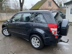 Blue Suzuki grand-vitara 2008 in Riga, with an engine capacity of 1.90 L and mileage of 334 thousand km for 2900 €, photo 5 on AUTOMOTO.COM.LV