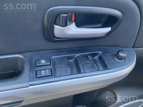 Zils Suzuki grand-vitara 2008 Rīga, ar dzinēja tilpumu 1.90 L un nobraukumu 334 tūkst. km par 2999 €, foto 10 vietnē AUTOMOTO.COM.LV