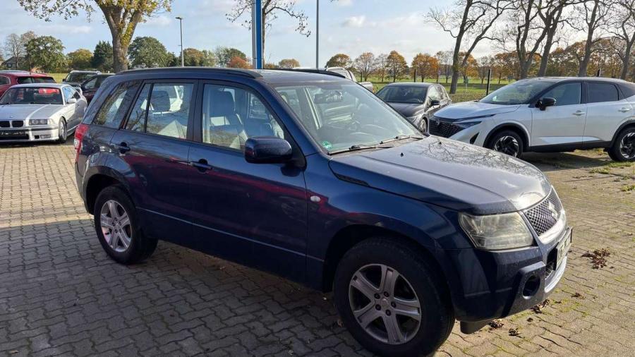 Zils Suzuki grand-vitara 2009 Šauļi, ar dzinēja tilpumu 2.00 L un nobraukumu 109 tūkst. km par 3700 €, foto 4 vietnē AUTOMOTO.COM.LV