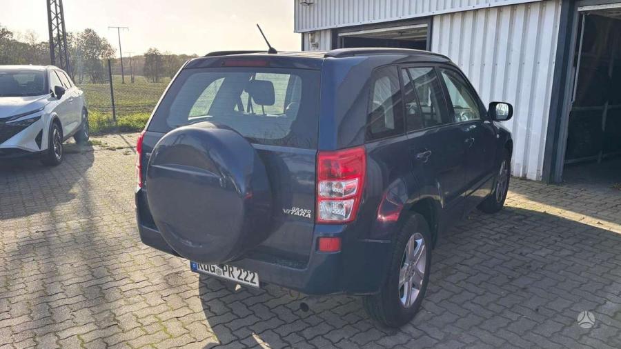 Zils Suzuki grand-vitara 2009 Šauļi, ar dzinēja tilpumu 2.00 L un nobraukumu 109 tūkst. km par 3700 €, foto 5 vietnē AUTOMOTO.COM.LV