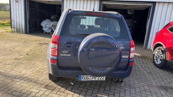 Blue Suzuki grand-vitara 2009 in Siauliai, with an engine capacity of 2.00 L and mileage of 109 thousand km for 3700 €, photo 7 on AUTOMOTO.COM.LV