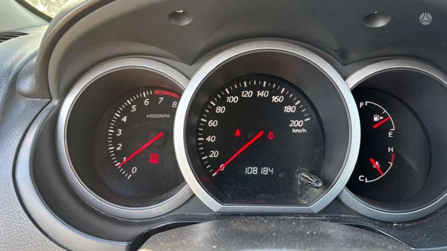 Zils Suzuki grand-vitara 2009 Šauļi, ar dzinēja tilpumu 2.00 L un nobraukumu 109 tūkst. km par 3700 €, foto 8 vietnē AUTOMOTO.COM.LV