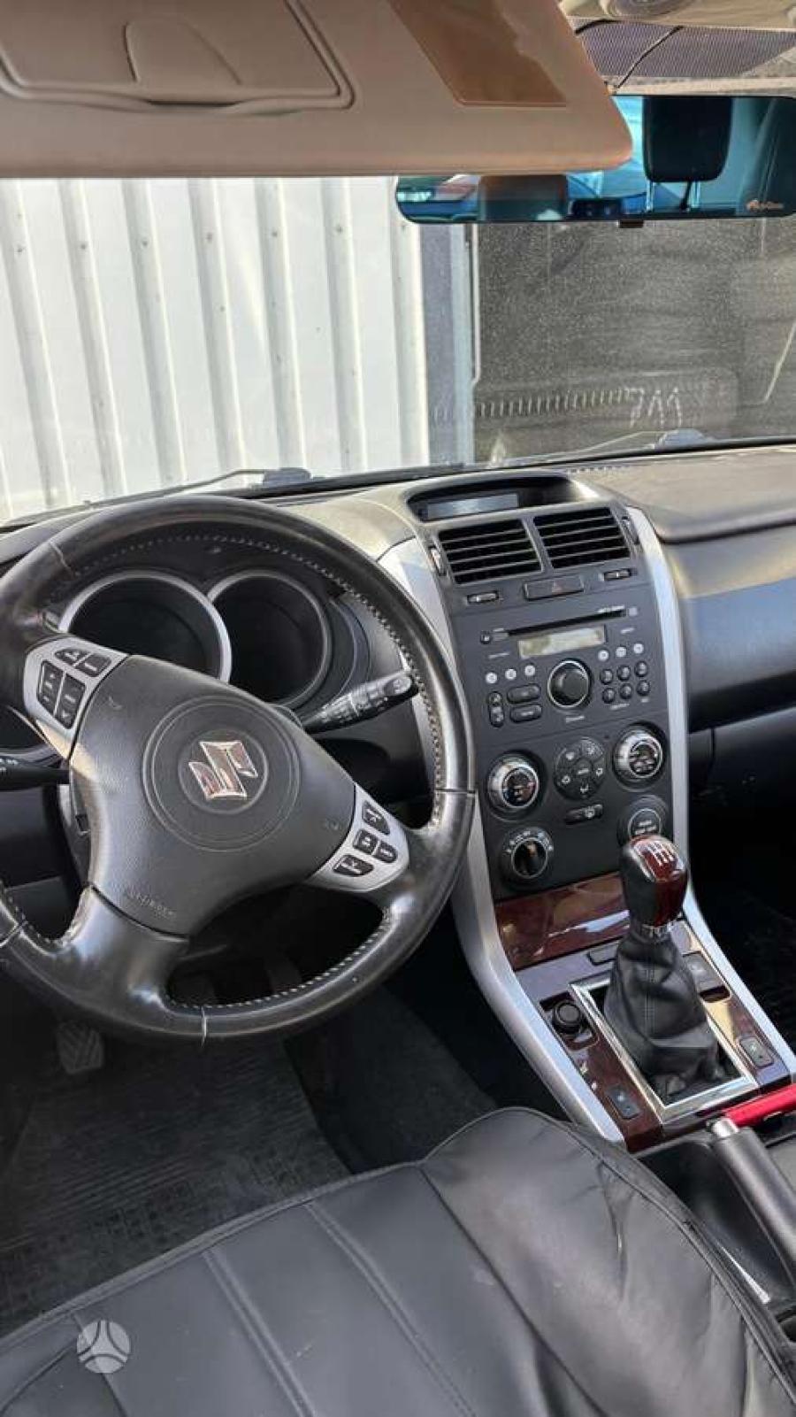 Zils Suzuki grand-vitara 2009 Šauļi, ar dzinēja tilpumu 2.00 L un nobraukumu 109 tūkst. km par 3700 €, foto 12 vietnē AUTOMOTO.COM.LV