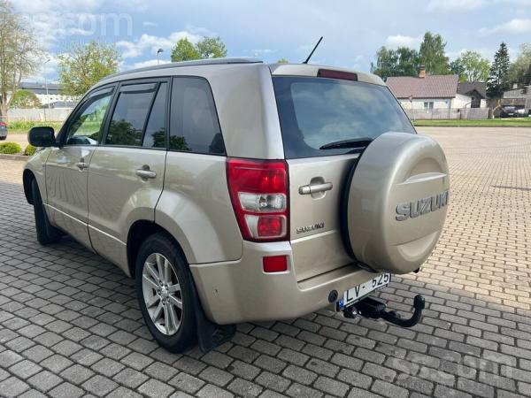 Brown Suzuki grand-vitara 2008 in Dobele, with an engine capacity of 2.00 L and mileage of 260 thousand km for 3550 €, photo 3 on AUTOMOTO.COM.LV