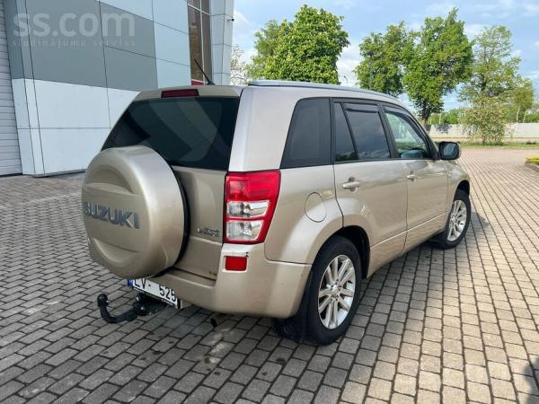 Brown Suzuki grand-vitara 2008 in Dobele, with an engine capacity of 2.00 L and mileage of 260 thousand km for 3550 €, photo 4 on AUTOMOTO.COM.LV