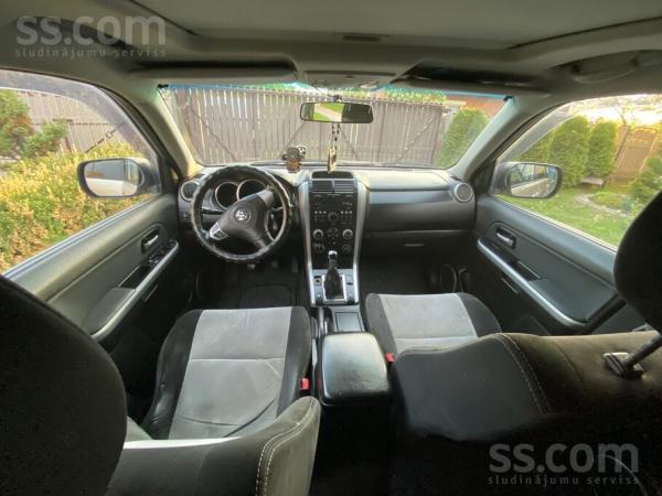 Brown Suzuki grand-vitara 2008 in Dobele, with an engine capacity of 2.00 L and mileage of 260 thousand km for 3550 €, photo 9 on AUTOMOTO.COM.LV