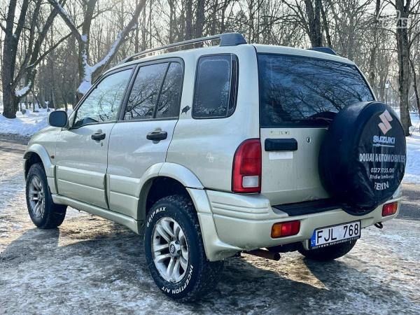 Suzuki grand-vitara 2000 in Silute, with an engine capacity of 2.00 L and mileage of 275 thousand km for 2999 €, photo 4 on AUTOMOTO.COM.LV