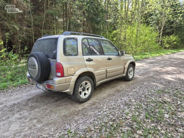 Suzuki grand-vitara 2001 in Pakruojis, with an engine capacity of 2.00 L and mileage of 314 thousand km for 1000 €, photo 2 on AUTOMOTO.COM.LV