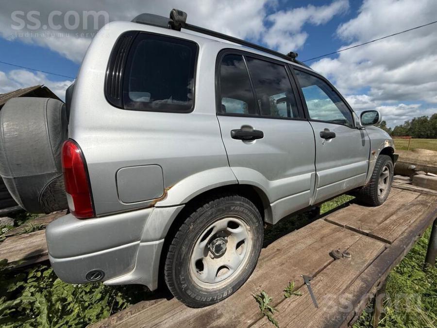 Suzuki grand-vitara 2002 Madona, ar dzinēja tilpumu 2.00 L un nobraukumu 140 tūkst. km par 1350 €, foto 3 vietnē AUTOMOTO.COM.LV