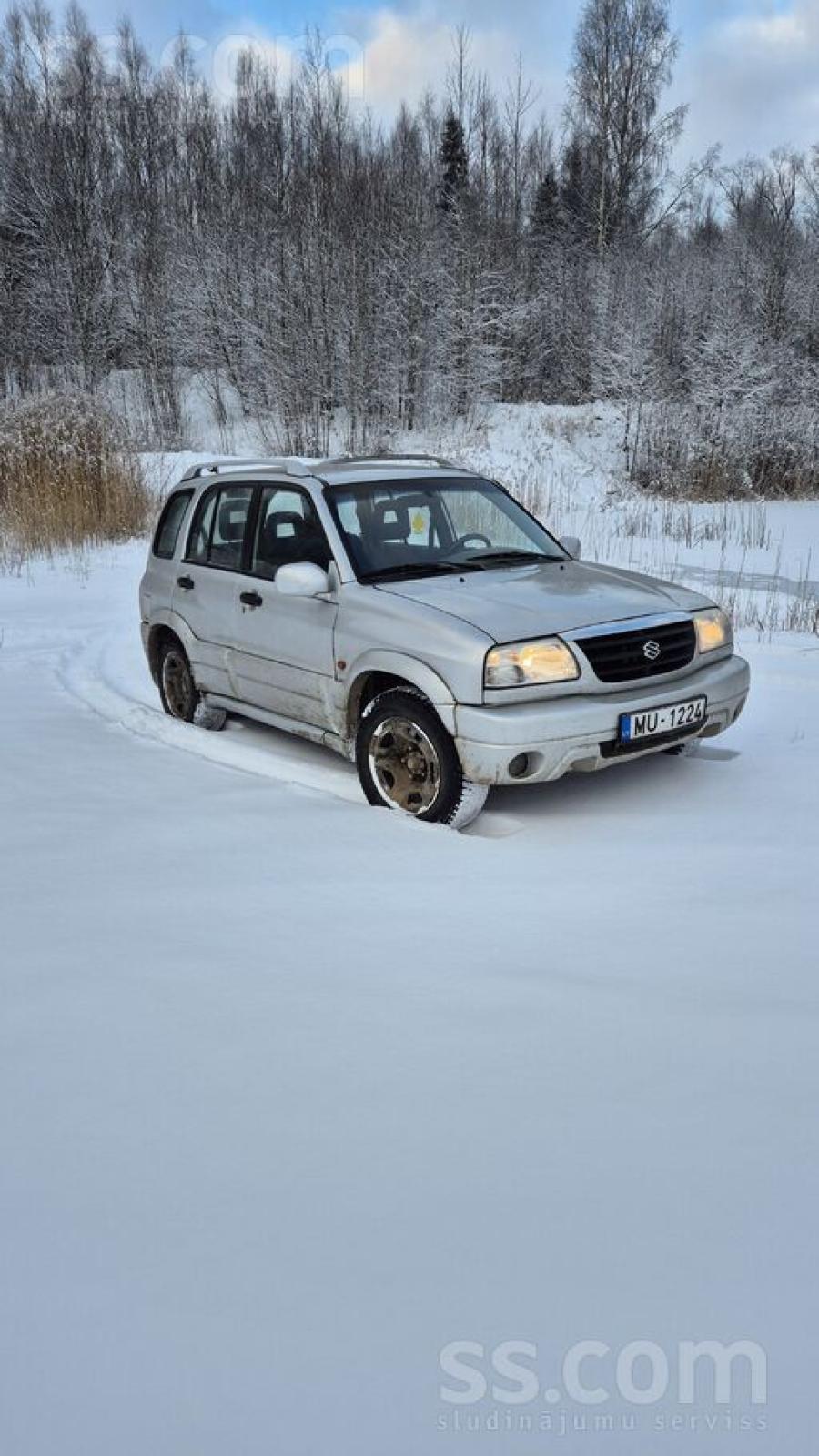 Suzuki grand-vitara 2003 in Valmiera, with an engine capacity of 2.00 L and mileage of 214 thousand km for 2300 €, photo 2 on AUTOMOTO.COM.LV