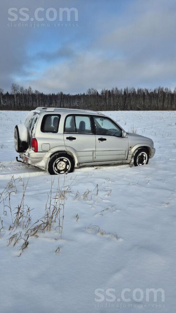 Suzuki grand-vitara 2003 Valmiera, ar dzinēja tilpumu 2.00 L un nobraukumu 214 tūkst. km par 2300 €, foto 4 vietnē AUTOMOTO.COM.LV