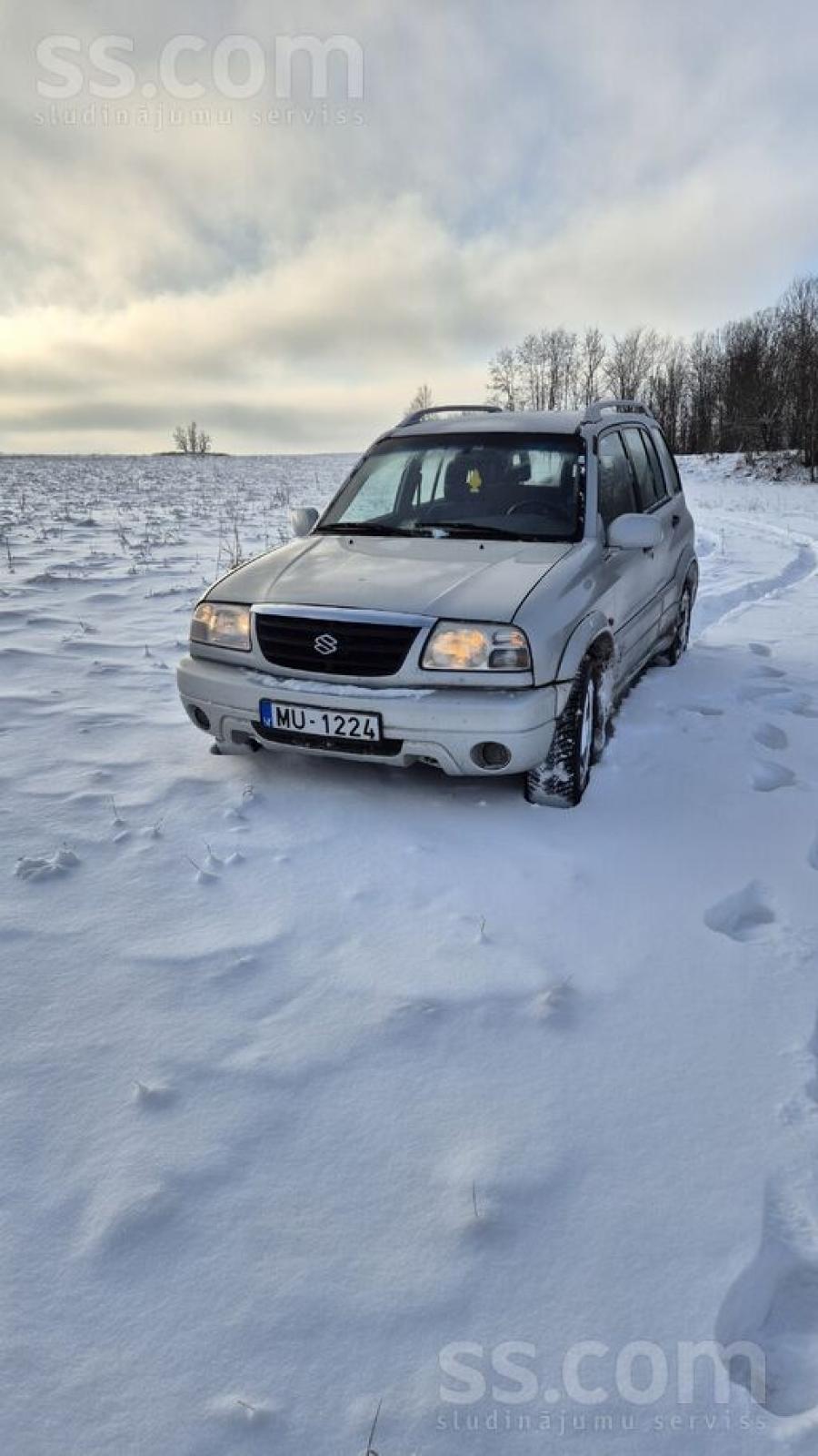 Suzuki grand-vitara 2003 in Valmiera, with an engine capacity of 2.00 L and mileage of 214 thousand km for 2300 €, photo 12 on AUTOMOTO.COM.LV