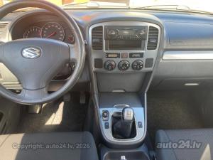 Suzuki grand-vitara 2004 Tallina, ar dzinēja tilpumu 2.00 L un nobraukumu 124 tūkst. km par 3700 €, foto 5 vietnē AUTOMOTO.COM.LV