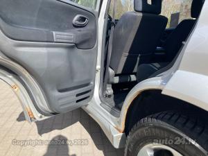 Suzuki grand-vitara 2004 Tallina, ar dzinēja tilpumu 2.00 L un nobraukumu 124 tūkst. km par 3700 €, foto 9 vietnē AUTOMOTO.COM.LV