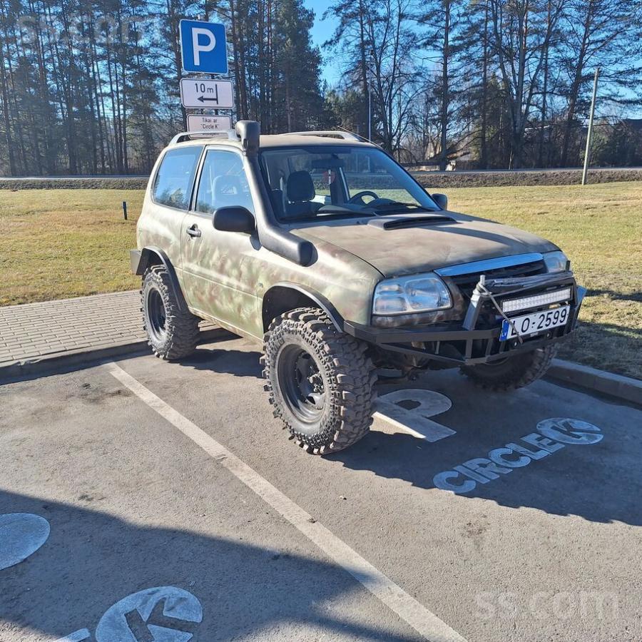 Suzuki grand-vitara 2005 in Riga, with an engine capacity of 2.00 L and mileage of 190 thousand km for 4300 €, photo 1 on AUTOMOTO.COM.LV