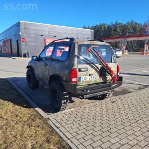 Suzuki grand-vitara 2005 in Riga, with an engine capacity of 2.00 L and mileage of 190 thousand km for 4300 €, photo 3 on AUTOMOTO.COM.LV