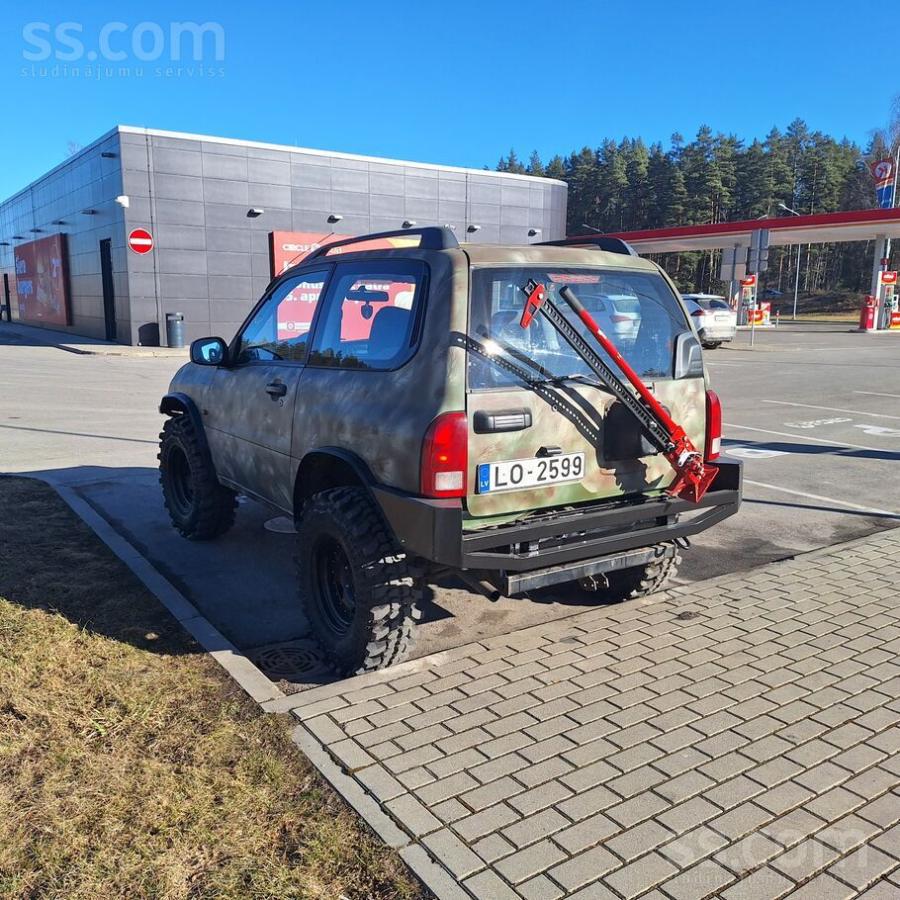 Suzuki grand-vitara 2005 in Riga, with an engine capacity of 2.00 L and mileage of 190 thousand km for 4300 €, photo 3 on AUTOMOTO.COM.LV