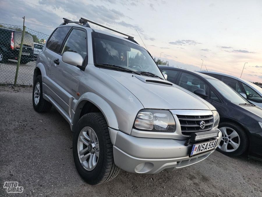 Suzuki grand-vitara 2005 in Utena, with an engine capacity of 2.00 L and mileage of 194 thousand km for 4900 €, photo 1 on AUTOMOTO.COM.LV