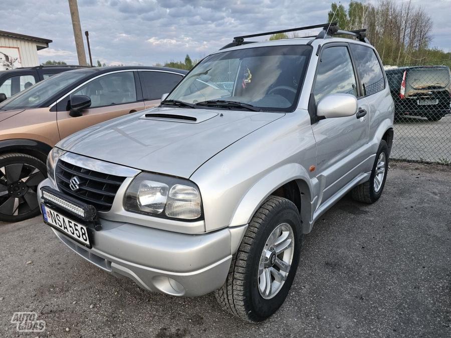 Suzuki grand-vitara 2005 in Utena, with an engine capacity of 2.00 L and mileage of 194 thousand km for 4900 €, photo 3 on AUTOMOTO.COM.LV