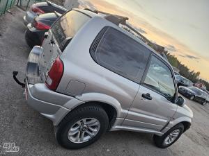 Suzuki grand-vitara 2005 in Utena, with an engine capacity of 2.00 L and mileage of 194 thousand km for 4900 €, photo 4 on AUTOMOTO.COM.LV
