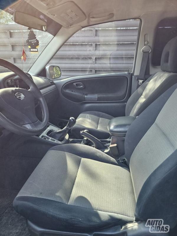 Suzuki grand-vitara 2005 Utena, ar dzinēja tilpumu 2.00 L un nobraukumu 194 tūkst. km par 4900 €, foto 10 vietnē AUTOMOTO.COM.LV
