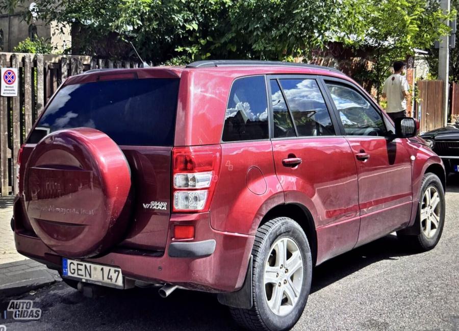 Suzuki grand-vitara 2006 in Kaunas, with an engine capacity of 2.00 L and mileage of 154 thousand km for 3200 €, photo 3 on AUTOMOTO.COM.LV