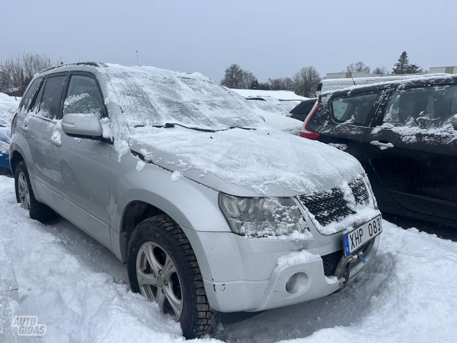 Сузуки Гранд Витара 2010 в Шакяй, объемом двигателя 2.40 л и пробегом 210 тыс. км за 1900 €, фото 2 на AUTOMOTO.COM.LV
