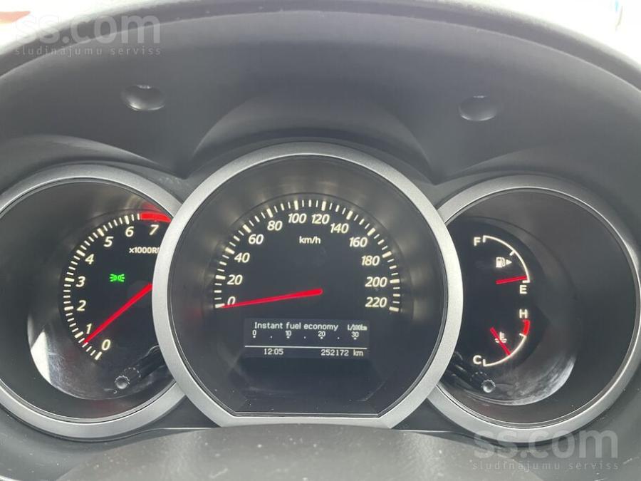 Сузуки Гранд Витара 2011 в Талси, объемом двигателя 2.40 л и пробегом 252 тыс. км за 4400 €, фото 15 на AUTOMOTO.COM.LV
