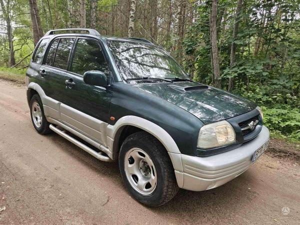 Green Suzuki grand-vitara 1998 in Utena, with an engine capacity of 2.00 L and mileage of 258 thousand km for 950 €, photo 2 on AUTOMOTO.COM.LV