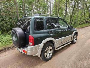 Green Suzuki grand-vitara 1998 in Utena, with an engine capacity of 2.00 L and mileage of 258 thousand km for 950 €, photo 5 on AUTOMOTO.COM.LV