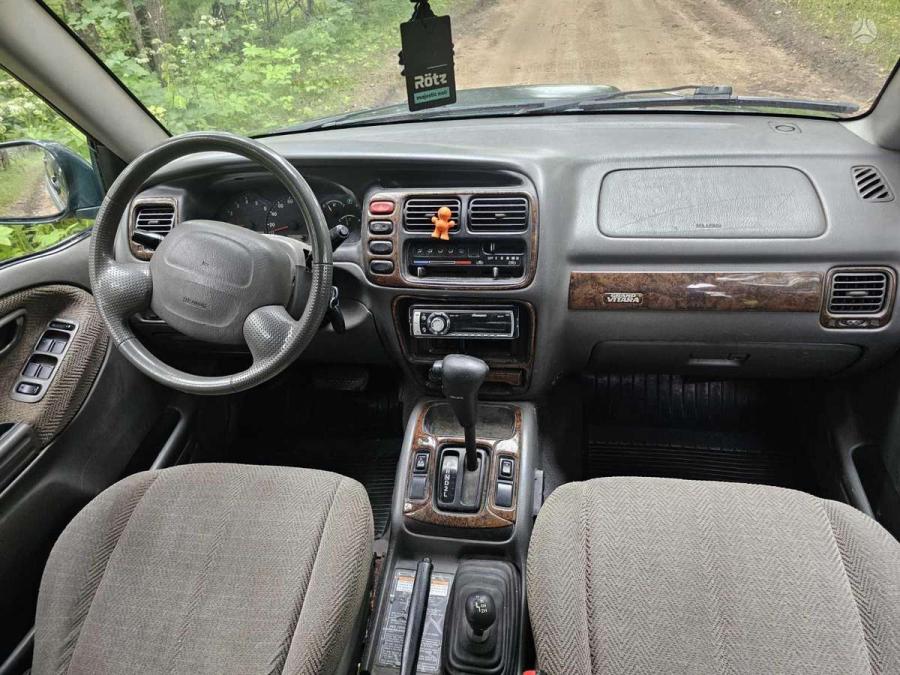 Green Suzuki grand-vitara 1998 in Utena, with an engine capacity of 2.00 L and mileage of 258 thousand km for 950 €, photo 9 on AUTOMOTO.COM.LV