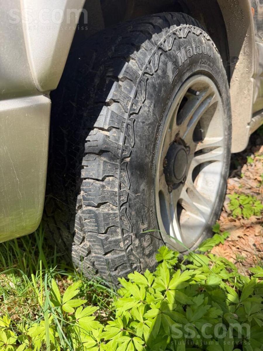 Zaļš Suzuki grand-vitara 2001 Kuldīga, ar dzinēja tilpumu 2.00 L un nobraukumu 250 tūkst. km par 350 €, foto 4 vietnē AUTOMOTO.COM.LV