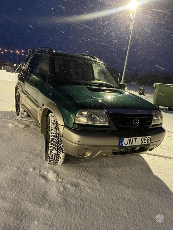 Zaļš Suzuki grand-vitara 2002 Širvintos, ar dzinēja tilpumu 2.00 L un nobraukumu 221 tūkst. km par 2400 €, foto 3 vietnē AUTOMOTO.COM.LV