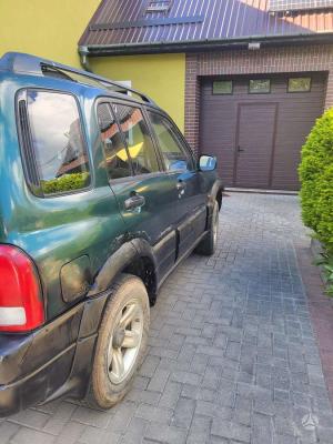 Green Suzuki grand-vitara 2003 in Radviliskis, with an engine capacity of 2.00 L and mileage of 310 thousand km for 1300 €, photo 4 on AUTOMOTO.COM.LV