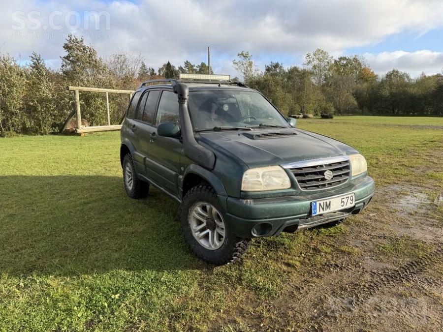Zaļš Suzuki grand-vitara 2003 Liepāja, ar dzinēja tilpumu 2.00 L un nobraukumu 275 tūkst. km par 3200 €, foto 1 vietnē AUTOMOTO.COM.LV