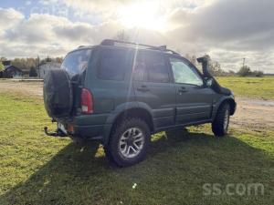 Zaļš Suzuki grand-vitara 2003 Liepāja, ar dzinēja tilpumu 2.00 L un nobraukumu 275 tūkst. km par 3200 €, foto 4 vietnē AUTOMOTO.COM.LV