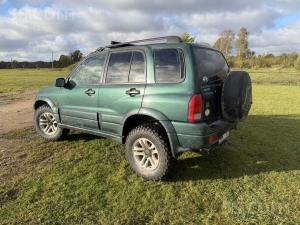 Zaļš Suzuki grand-vitara 2003 Liepāja, ar dzinēja tilpumu 2.00 L un nobraukumu 275 tūkst. km par 3200 €, foto 5 vietnē AUTOMOTO.COM.LV