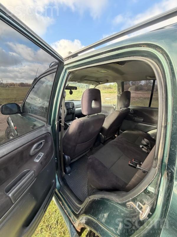 Zaļš Suzuki grand-vitara 2003 Liepāja, ar dzinēja tilpumu 2.00 L un nobraukumu 275 tūkst. km par 3200 €, foto 10 vietnē AUTOMOTO.COM.LV