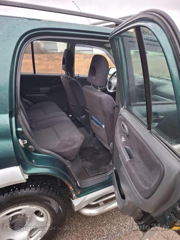 Zaļš Suzuki grand-vitara 2004 Tallina, ar dzinēja tilpumu 2.00 L un nobraukumu 322 tūkst. km par 3700 €, foto 11 vietnē AUTOMOTO.COM.LV