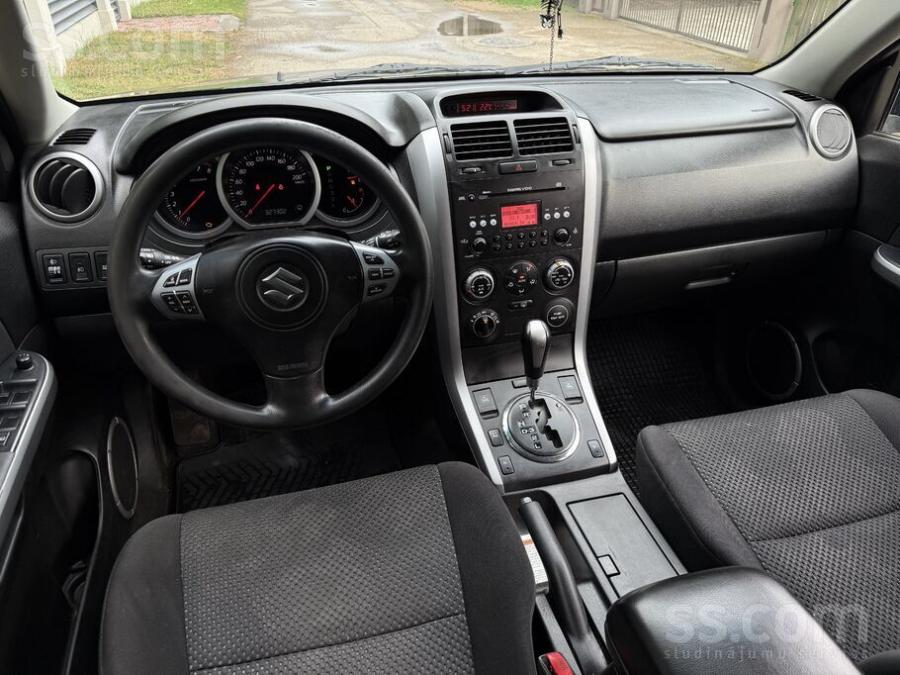 Zaļš Suzuki grand-vitara 2006 Rīga, ar dzinēja tilpumu 2.00 L un nobraukumu 0 tūkst. km par 2750 €, foto 7 vietnē AUTOMOTO.COM.LV