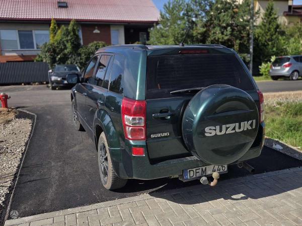Green Suzuki grand-vitara 2007 in Vilnius, with an engine capacity of 2.00 L and mileage of 169 thousand km for 2700 €, photo 5 on AUTOMOTO.COM.LV