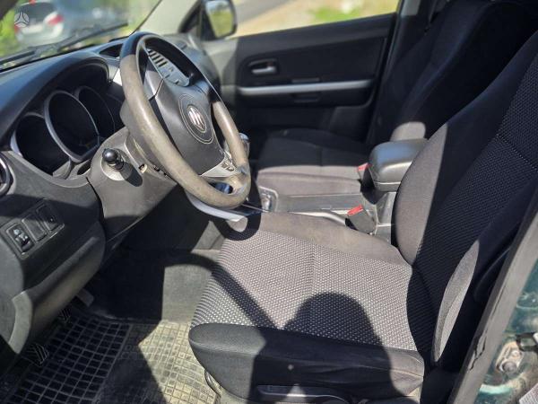 Green Suzuki grand-vitara 2007 in Vilnius, with an engine capacity of 2.00 L and mileage of 169 thousand km for 2700 €, photo 6 on AUTOMOTO.COM.LV