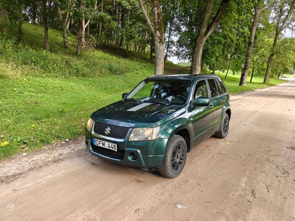 Green Suzuki grand-vitara 2007 in Vilnius, with an engine capacity of 2.00 L and mileage of 171 thousand km for 3350 €, photo 1 on AUTOMOTO.COM.LV