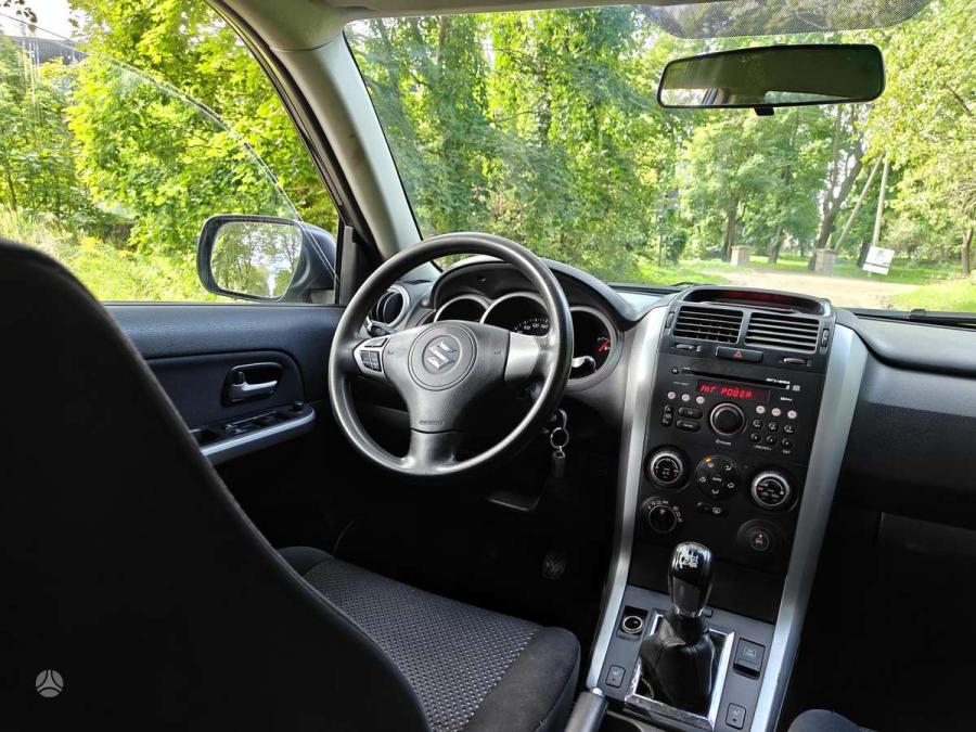 Zaļš Suzuki grand-vitara 2007 Viļņa, ar dzinēja tilpumu 2.00 L un nobraukumu 171 tūkst. km par 3350 €, foto 10 vietnē AUTOMOTO.COM.LV