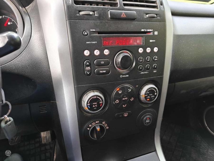 Zaļš Suzuki grand-vitara 2007 Viļņa, ar dzinēja tilpumu 2.00 L un nobraukumu 171 tūkst. km par 3350 €, foto 13 vietnē AUTOMOTO.COM.LV