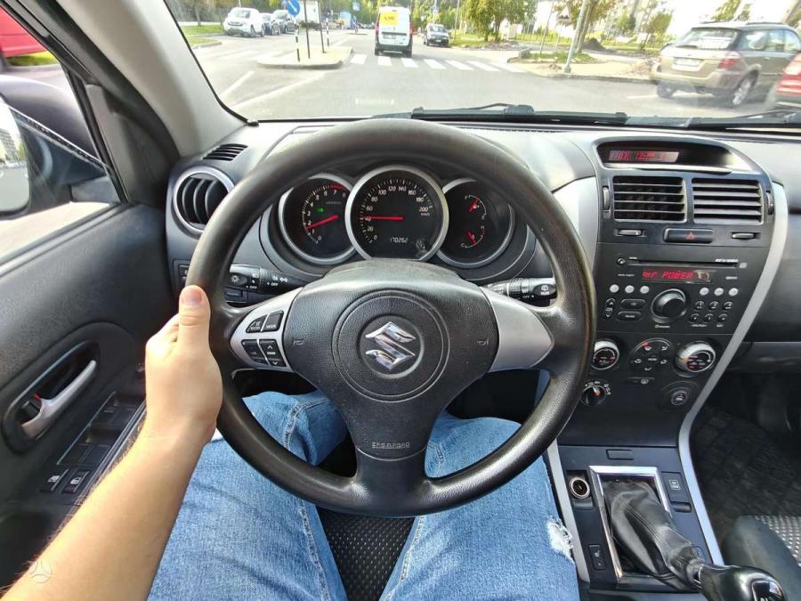 Zaļš Suzuki grand-vitara 2007 Viļņa, ar dzinēja tilpumu 2.00 L un nobraukumu 171 tūkst. km par 3350 €, foto 18 vietnē AUTOMOTO.COM.LV