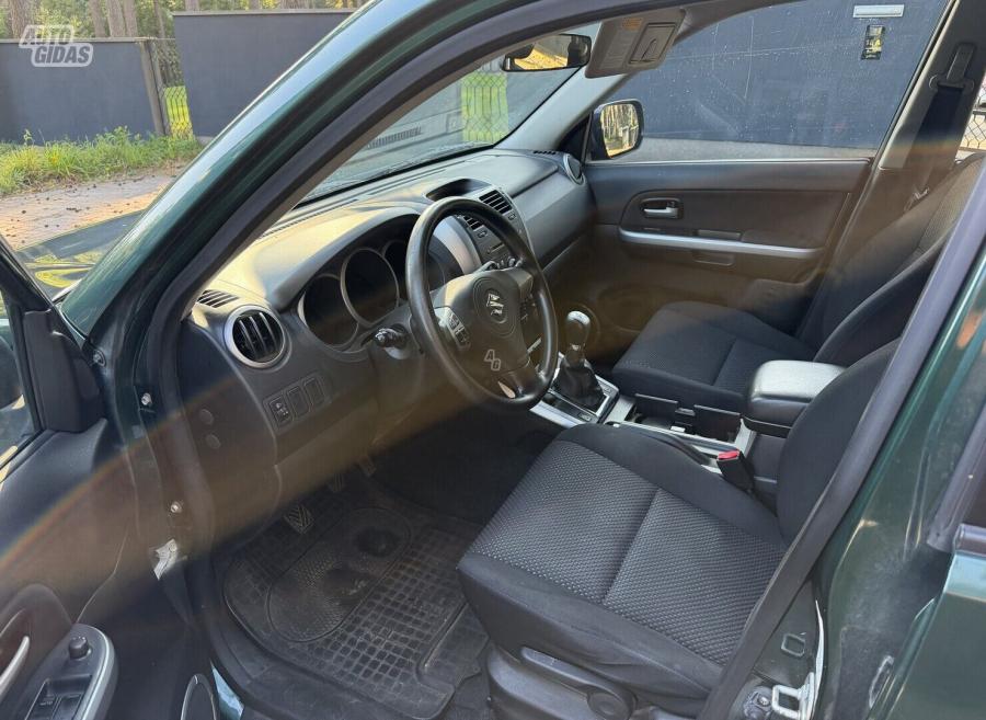 Green Suzuki grand-vitara 2008 in Vilnius, with an engine capacity of 2.00 L and mileage of 165 thousand km for 2950 €, photo 12 on AUTOMOTO.COM.LV