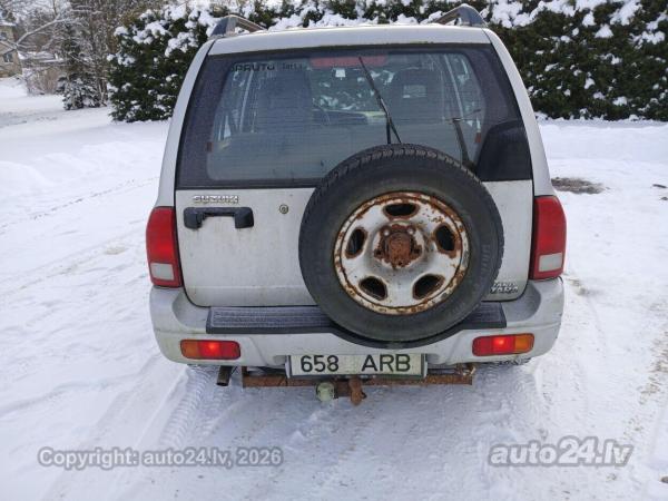 Pelēks Suzuki grand-vitara 2002 Tallina, ar dzinēja tilpumu 2.00 L un nobraukumu 255 tūkst. km par 1050 €, foto 2 vietnē AUTOMOTO.COM.LV