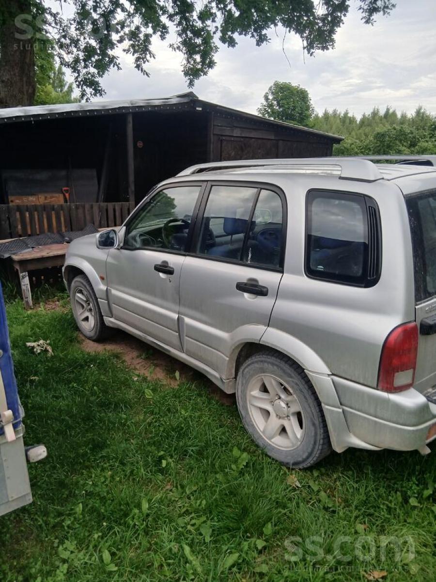 Серый Сузуки Гранд Витара 2003 в Валмиера, объемом двигателя 2.00 л и пробегом 217 тыс. км за 1800 €, фото 4 на AUTOMOTO.COM.LV